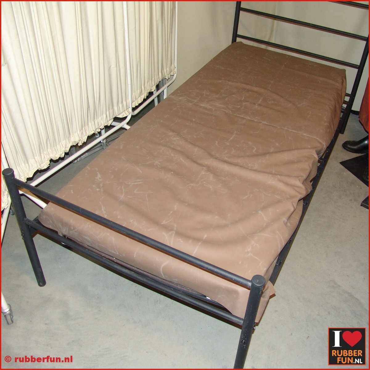 Rubber bedzeil - natuurrubber - taupe - 120x200 cm - 1B | bol.com