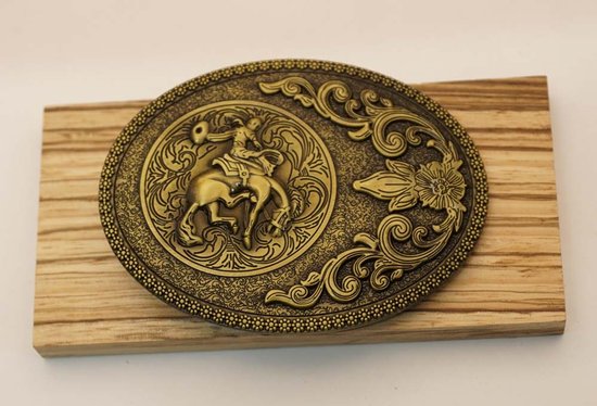 Belt buckle cowboy op paard op sierschild in de kleur koper - grote ...