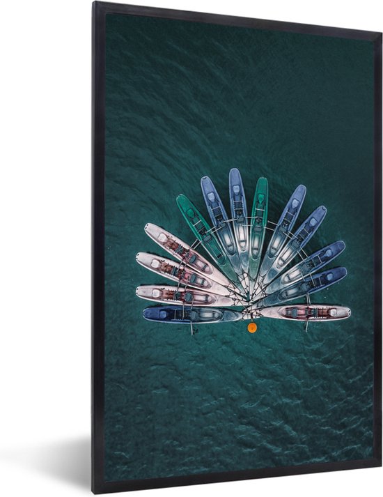 Poster met lijst een rivier met boten - 80x120 cm | bol.com