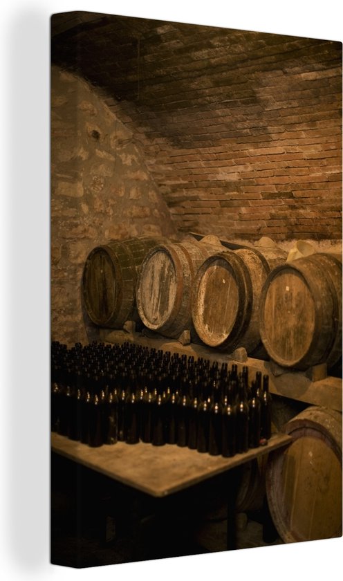 Canvas Schilderij Afbeelding van een wijnkelder in het Italiaanse ...