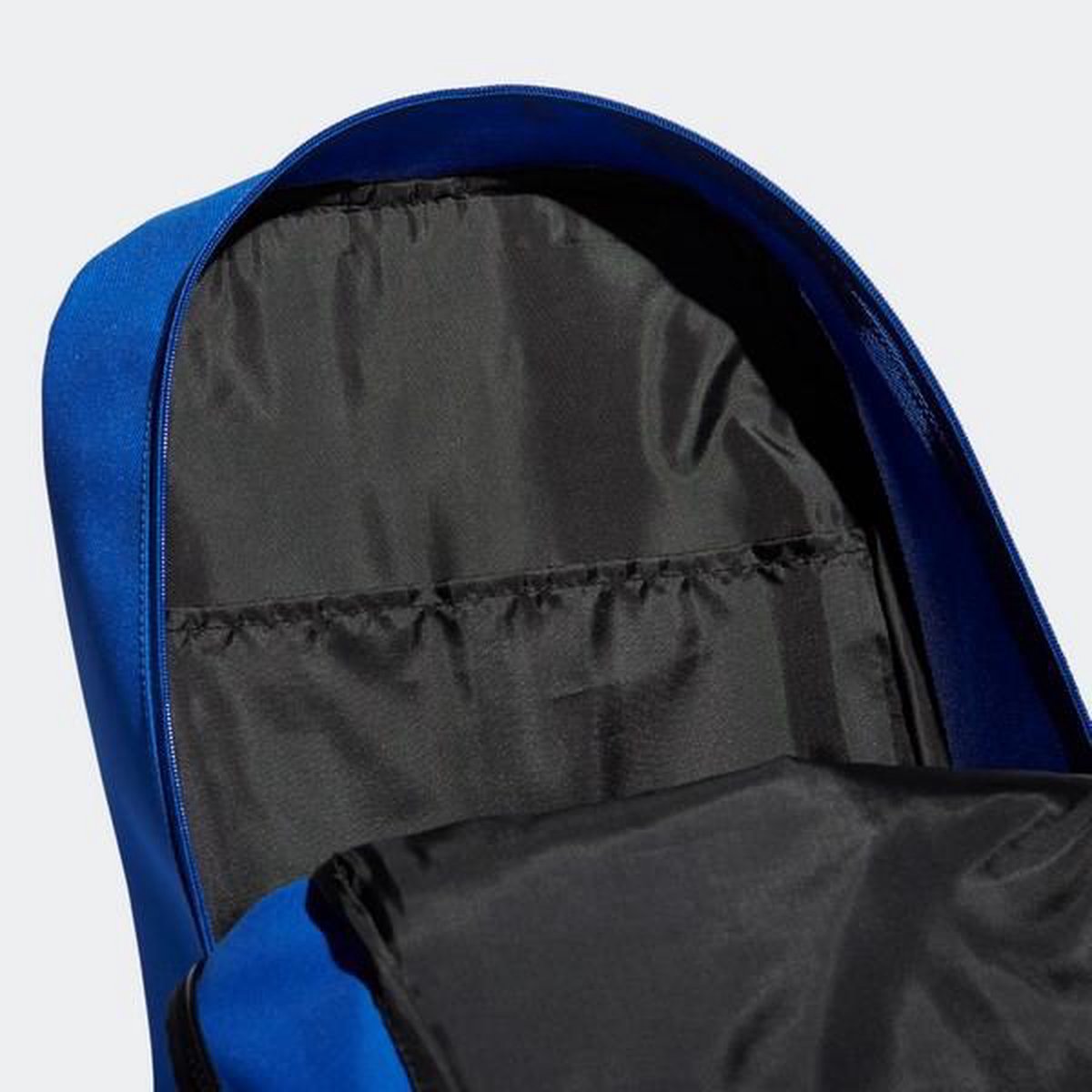 Adidas Rugtas Parkhood Logo | bol.com