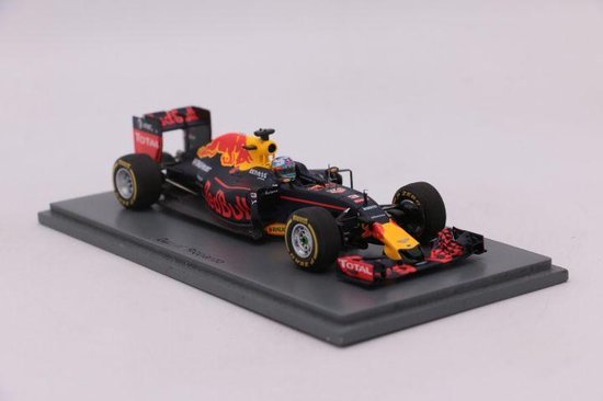 Red Bull Racing RB12 Spark 1:43 2016 Daniel Ricciardo Red Bull Racing ...