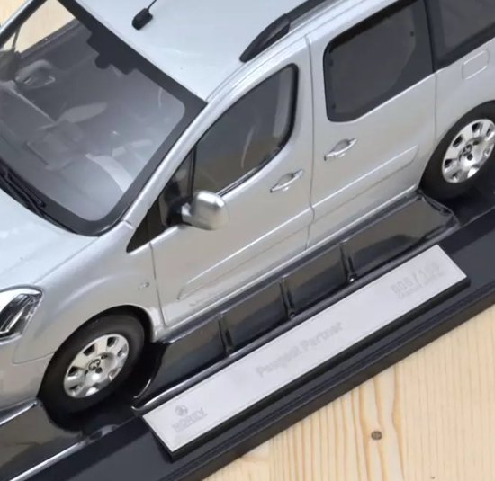 Peugeot Partner 2016 Zilver - Model 1/18 Norev Limited Edition | bol