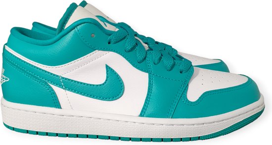 Nike Air Jordan 1 Low New Emerald (W) - DC0774-132 - Maat 39 | bol