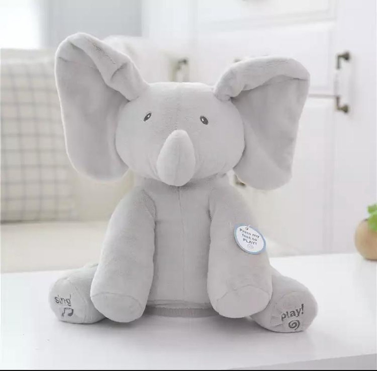 Flappy de olifant - speelt kiekeboe en zingt (Engelstalig) knuffel ...