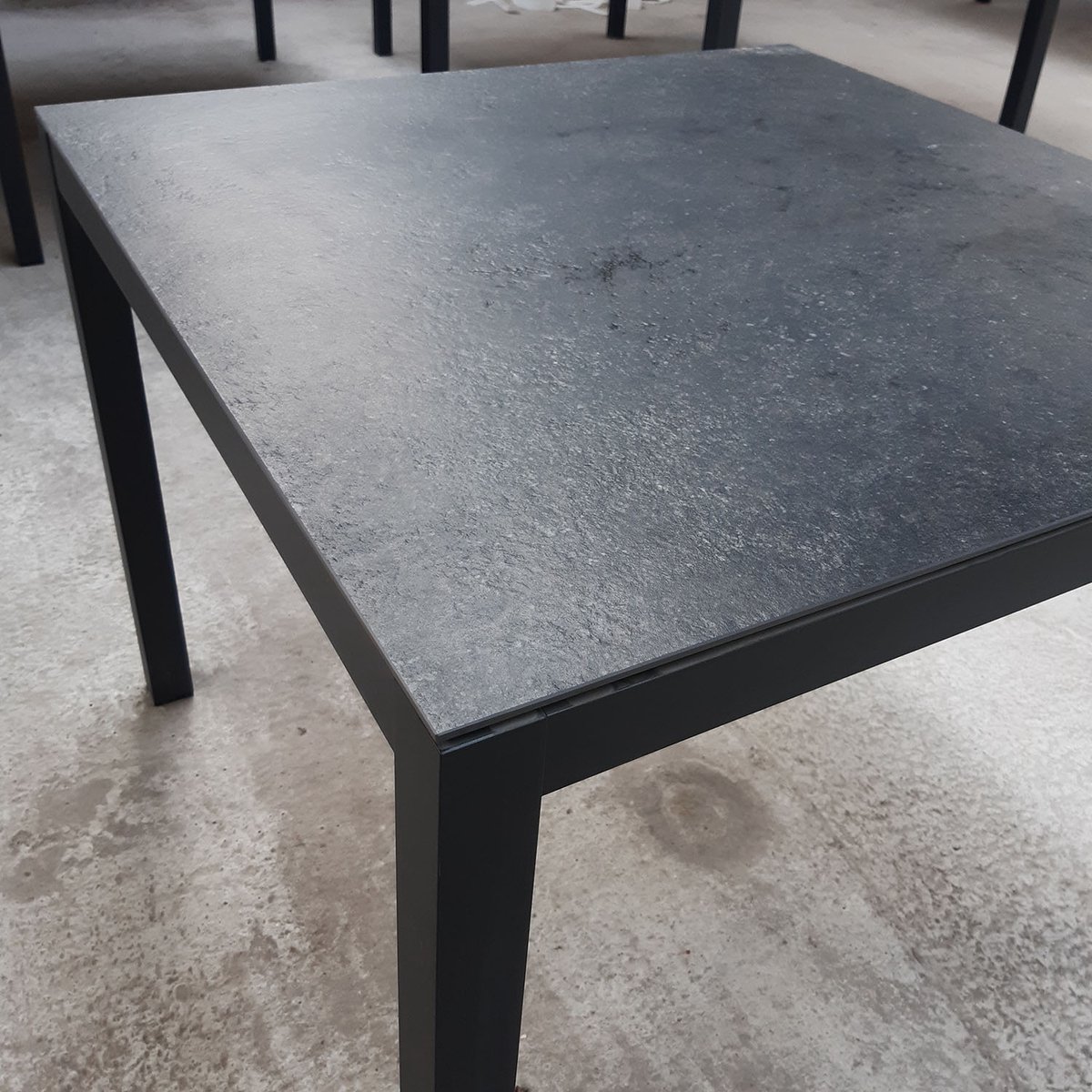 Tuintafel keramisch blad blauw/antraciet - 90x90cm | bol.com