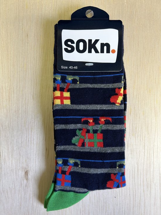SOKn. Kerst sokken *KADOOTJES* maat 40-46 (ook leuk om kado te geven ...