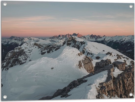 WallClassics - Tuinposter – Bergtop met Sneeuw - 80x60 cm Foto op ...