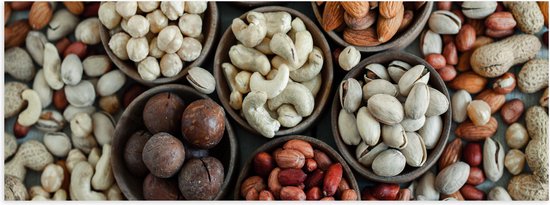 Poster (Mat) - Keramieken Schaaltjes vol Verschillende Soorten Nootjes ...