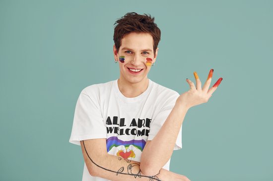 Shirt - All are welcome - Wurban Wear | Grappig shirt | Pride | Unisex ...