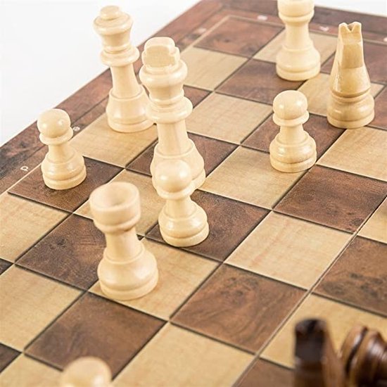 Schaakbord \ Chess figures and chessboard made of wood - Houten ...