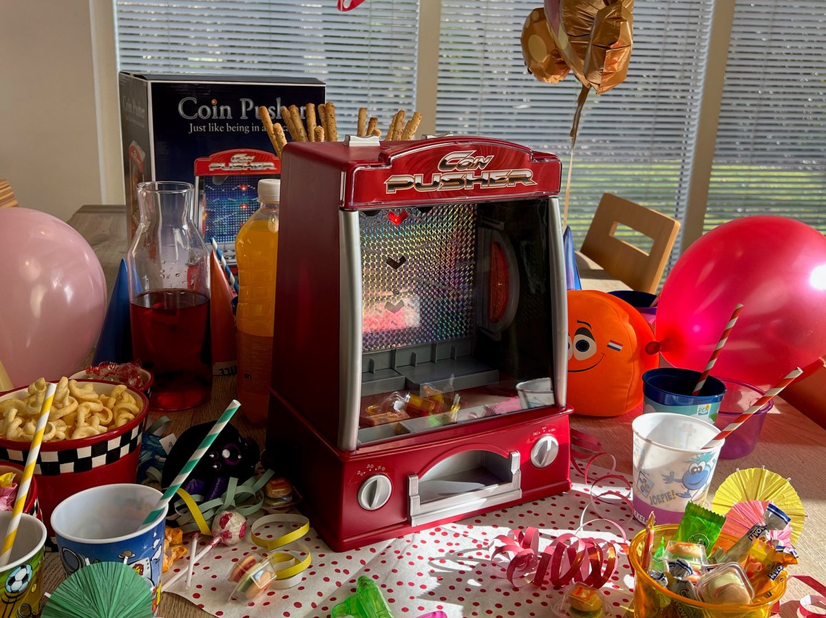 Coin Pusher Arcade Slot Machine met munten, Muntenschuiver met geluid ...