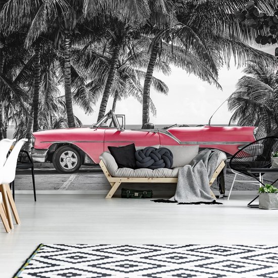 Fotobehang - Vlies Behang - Retro Rode Auto onder de Palmbomen - 254 x ...