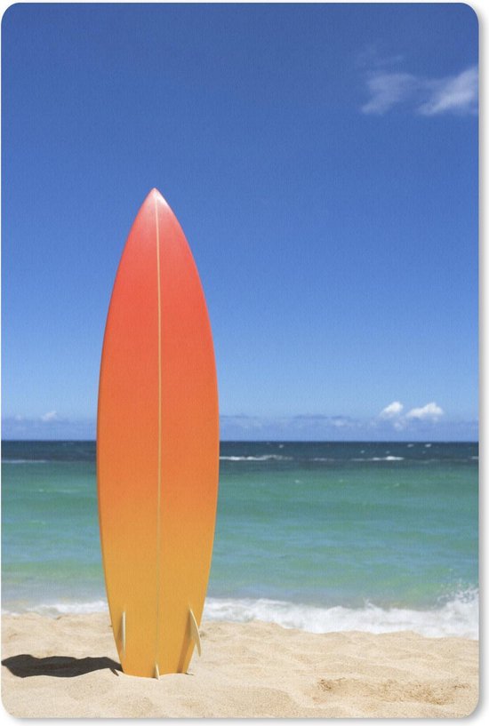 Een gekleurde surfplank op het strand | bol.com