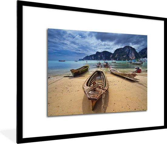 Fotolijst incl. Poster - Boten aan een strand in Krabi - 80x60 cm ...