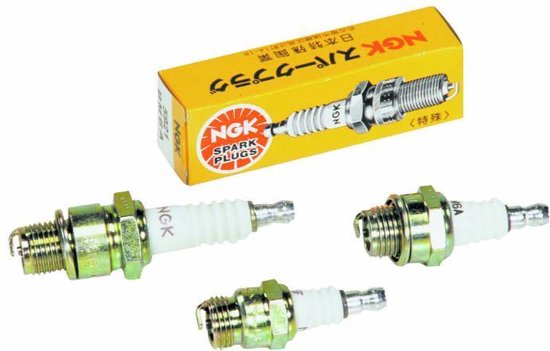 Tractor NGK SPARK PLUG BPM6A | bol