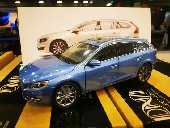 Volvo V60 2015 Blauw Metallic 1-18 Paudi Models | bol.com