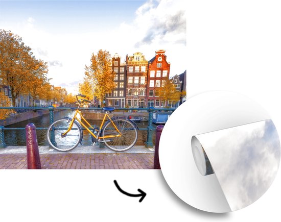 Behang - Fotobehang Fiets voor de gracht met uitzicht op Amsterdamse ...