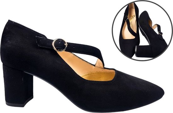 Stravers - Maat 43 Eigentijdse pump met diagonaal bandje - zwart suede ...
