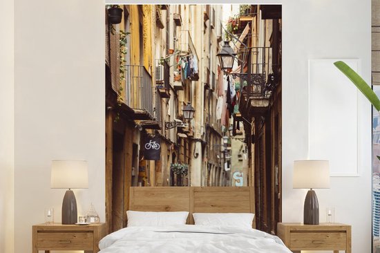 Behang - Fotobehang Straat - Barcelona - Spanje - Breedte 200 cm x ...