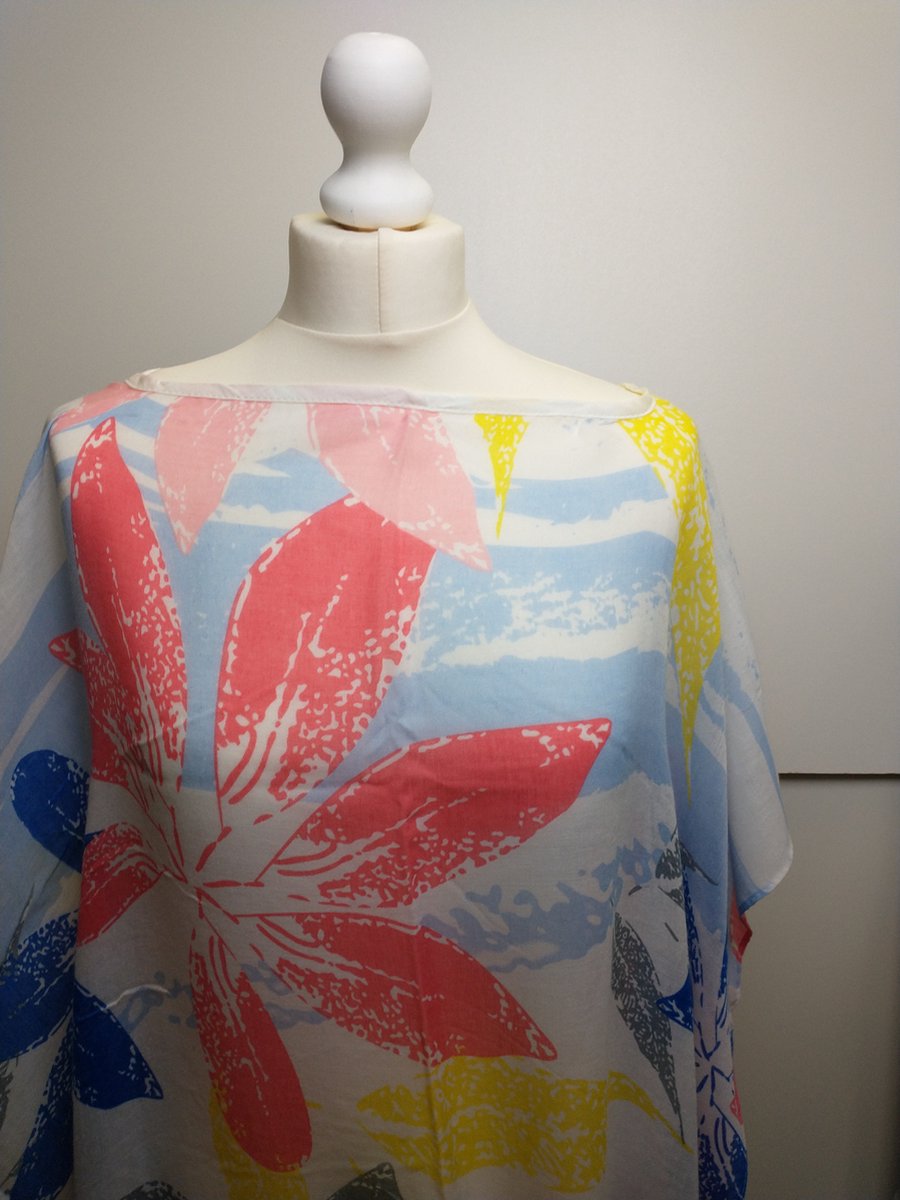 Dames strandtuniek Zahra gebloemd motief roze one size strandjurk ...