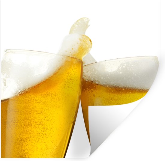 Muurstickers - Sticker Folie - Proostende biertjes op een witte ...