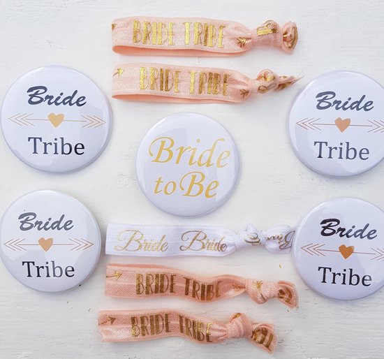 Vrijgzellenfeest set met 6 buttons en 6 armbanden Bride Tribe wit en ...