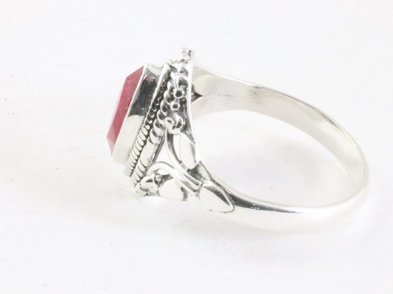 Fijne bewerkte zilveren ring met robijn - maat 17.5 | bol.com