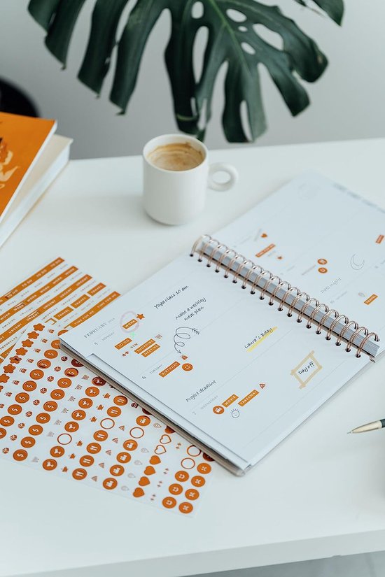 XL Agenda 2023 2024 Misty Gray - Weekagenda 17 Maanden 2023 2024 ...