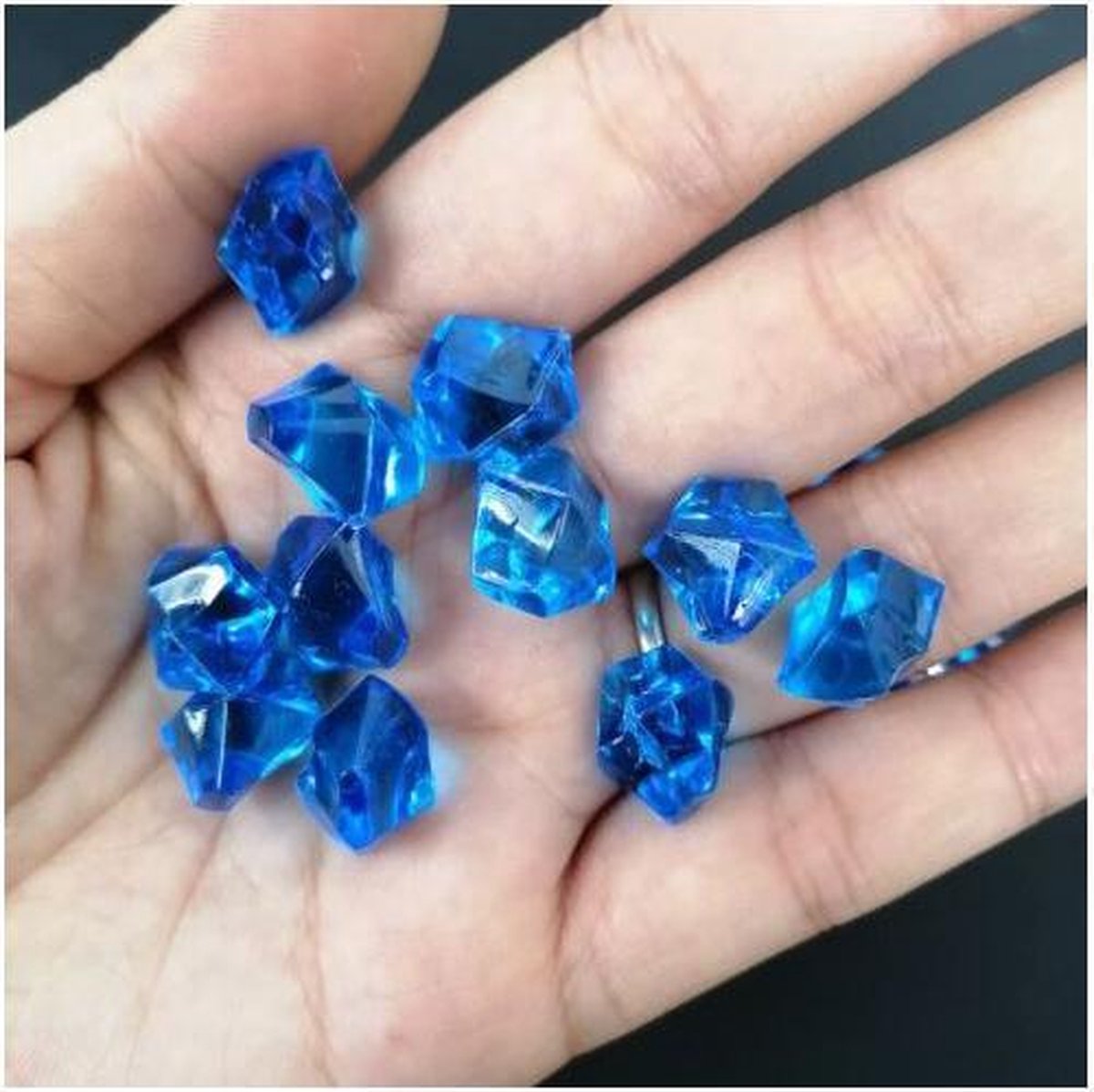 50x Blauwe decoratie steentjes | Aquarium stenen | Steentjes voor ...