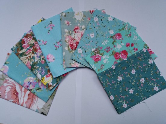 Pakket van 8 lapjes stof - verschillende designs - aqua blauw - blauw ...