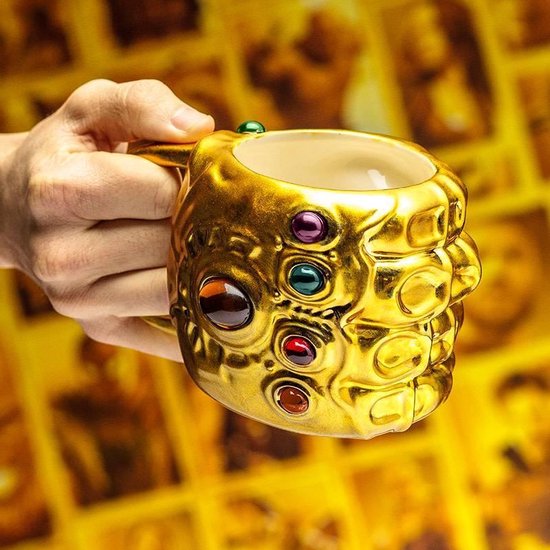 Marvel: Avengers Infinity War - Infinity Gauntlet Shaped Mug | bol