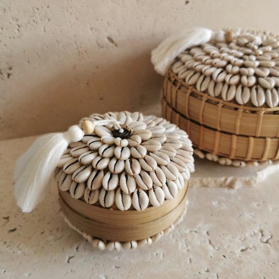 Bamboedoosje met kauri schelpen | bol