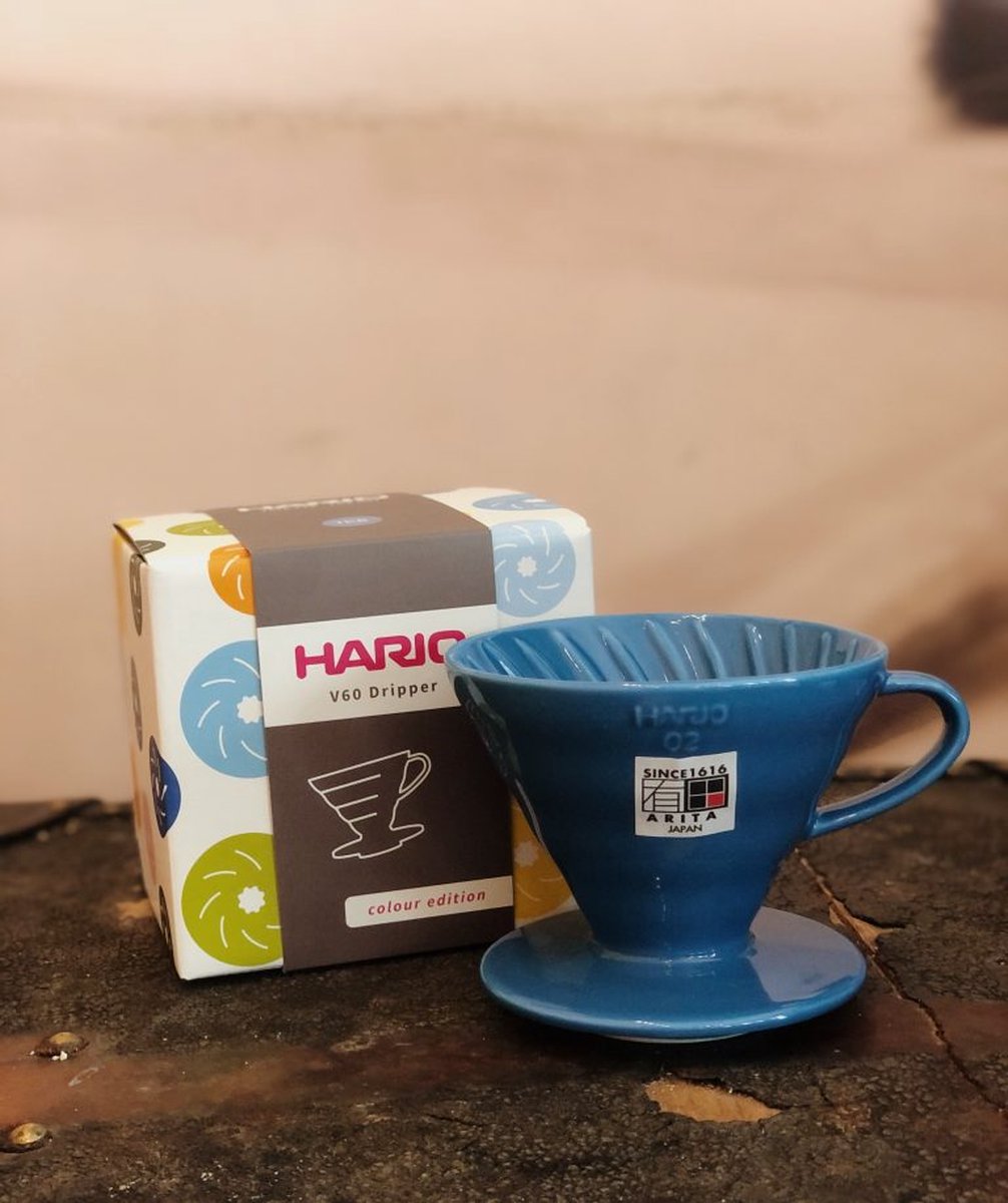 Hario V60-02 Ceramic Dripper "Colour Edition" - Turquoise Blue | bol.com
