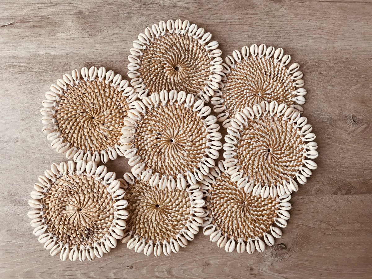 Schelpen onderzetters - handgemaakt in Bali - grote kauri schelpen ...