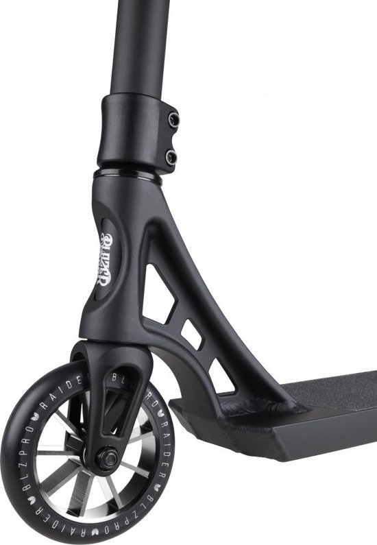 Blazer Pro Blazer stuntstep Raider Black silver | bol.com