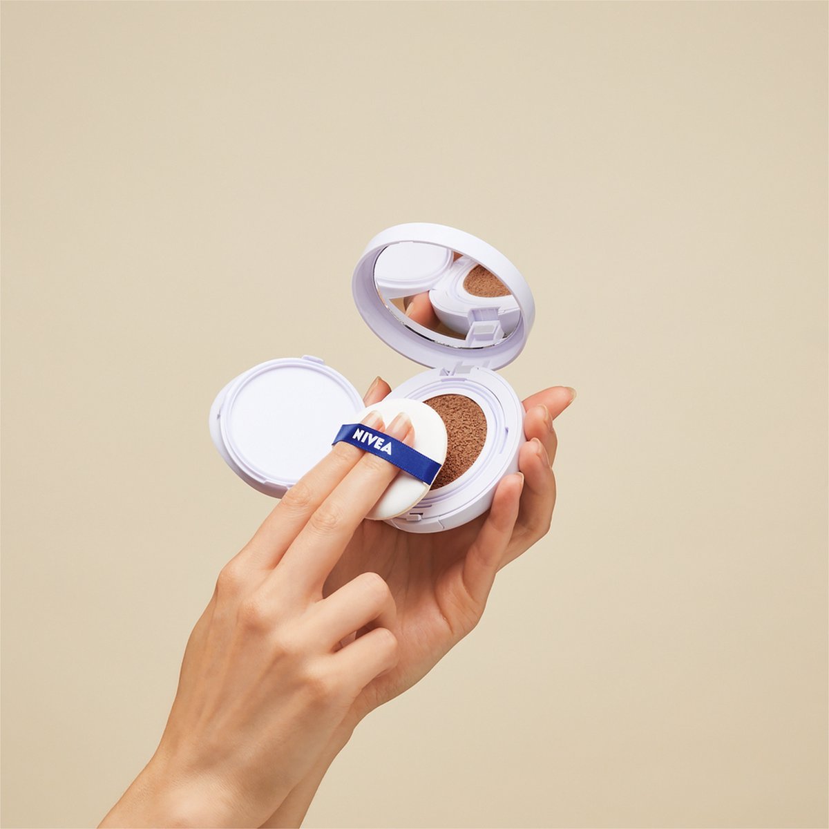 NIVEA Expert Finish CELLular 3in1 Care Cushion Foundation - Medium ...