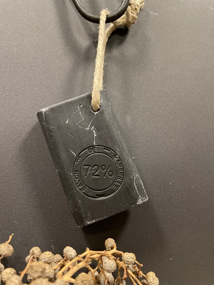 Zwarte zeep aan koord - Zeep Blok - Zeep zwart - Marseillezeep ...