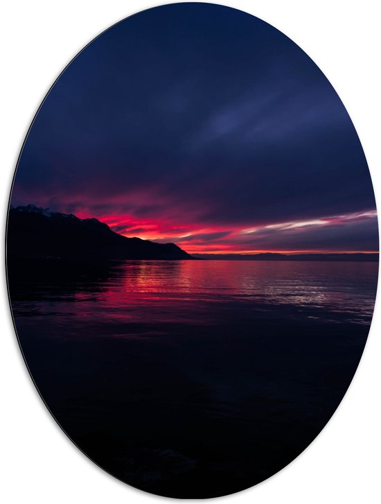 WallClassics - Dibond Ovaal - Het wordt Donker op het Water - 72x96 cm ...