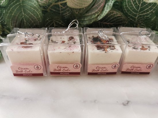 Set van 4 Bath Cubes met Cacao- en Sheaboter Rose, met essentiële ...