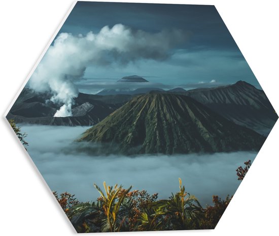 WallClassics - PVC Schuimplaat Hexagon - Rook uit Vulkaan - 40x34.8 cm ...