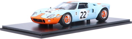 Ford GT40 Spark Models Modelauto 1:18 - 1969 Jacky Ickx / Jackie Oliver ...