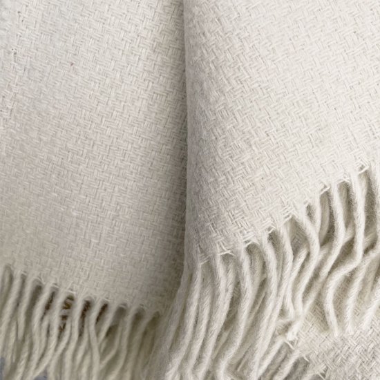 Malagoon - Abbey white structure recycled wool throw | bol