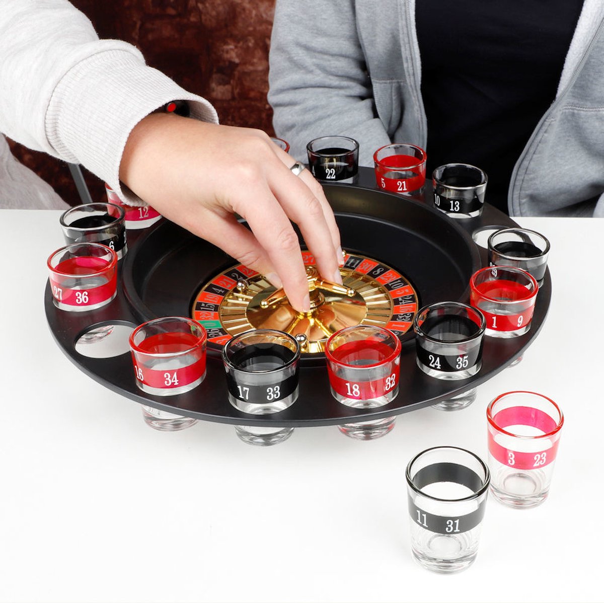 Decopatent® Roulette Drankspel - Met 16 shotglaasjes - Drinkspel ...