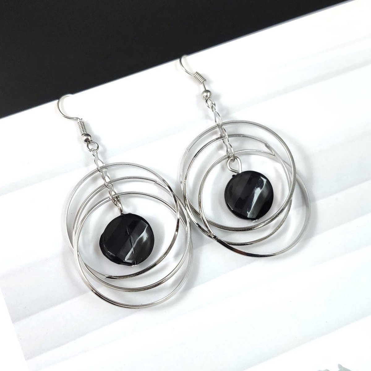 Lumici® | Black Pendant Rings Earrings - Ringen Met Zwart Hangertje ...