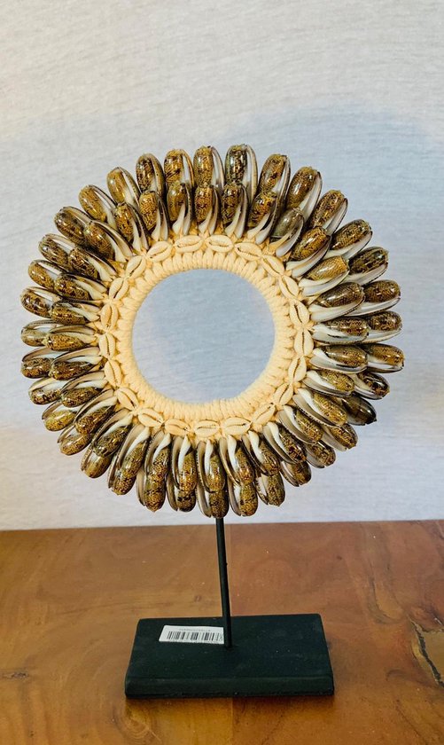 Balivie -Decoratief beeld of figuur - Schelpenkraag - Kauri schelpen op ...