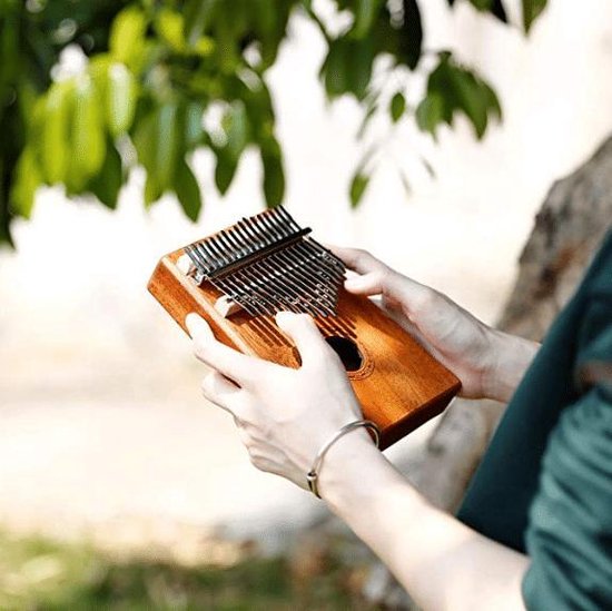 Kalimba Met 17 Tonen - Complete Set Inclusief Stemhamer - Origineel ...