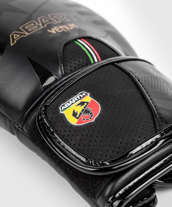 Venum X Abarth #1 - Bokshandschoenen - Black/Gold - 12 Oz | bol