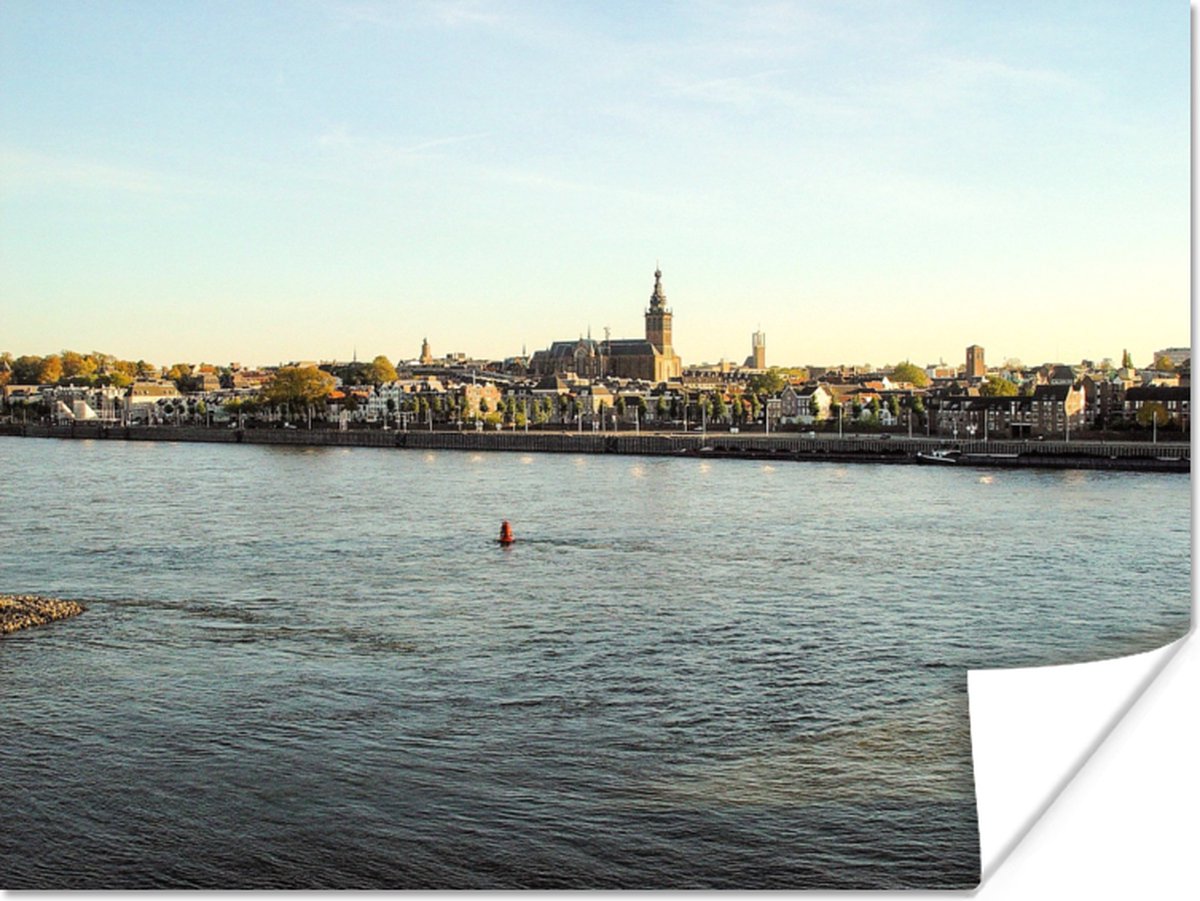 Rivier de Waal en Nijmegen op de achtergrond Poster 80x60 cm - Foto ...