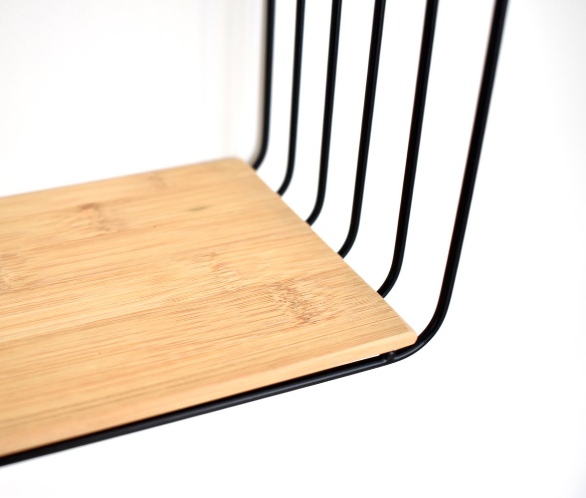 Wandrek zwart metaal en hout - Wandrek industrieel - Galeara design ...